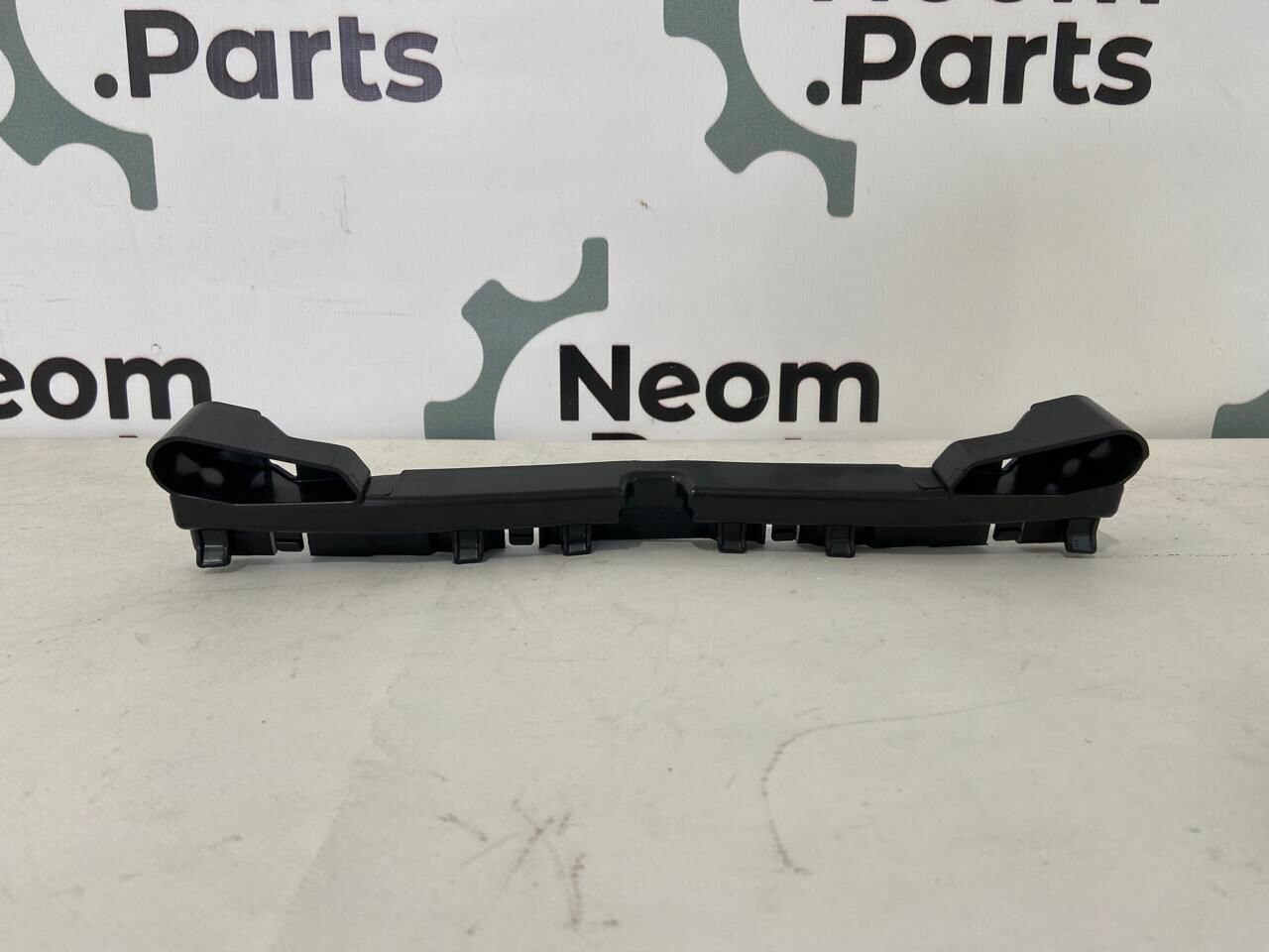 Кронштейн бампeра переднего центральный Geely Coolray SX11 2019-2024