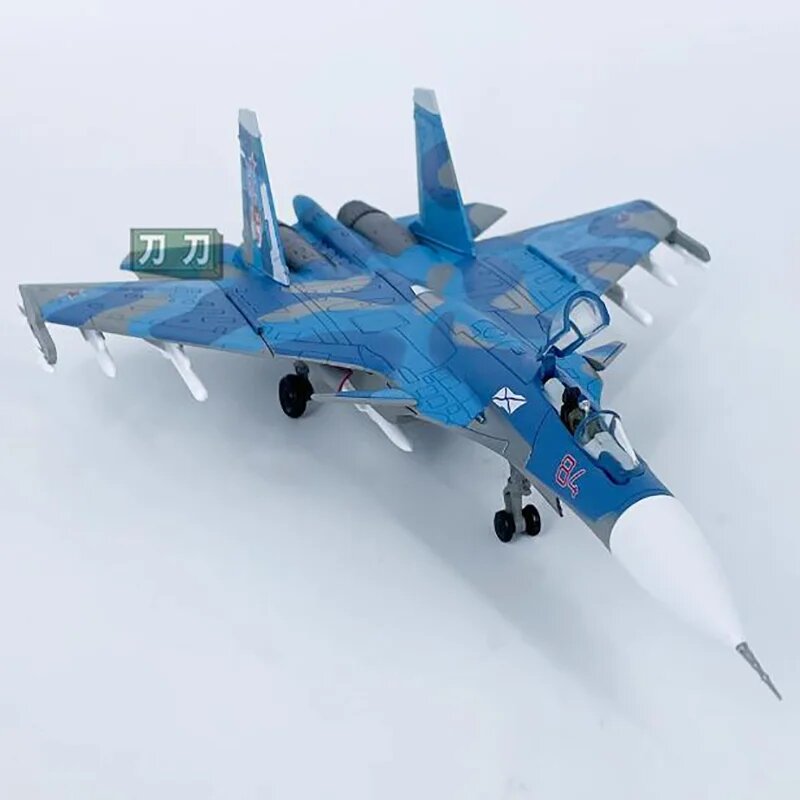 Модель самолета HYINUO SU-33 из металла 1/100