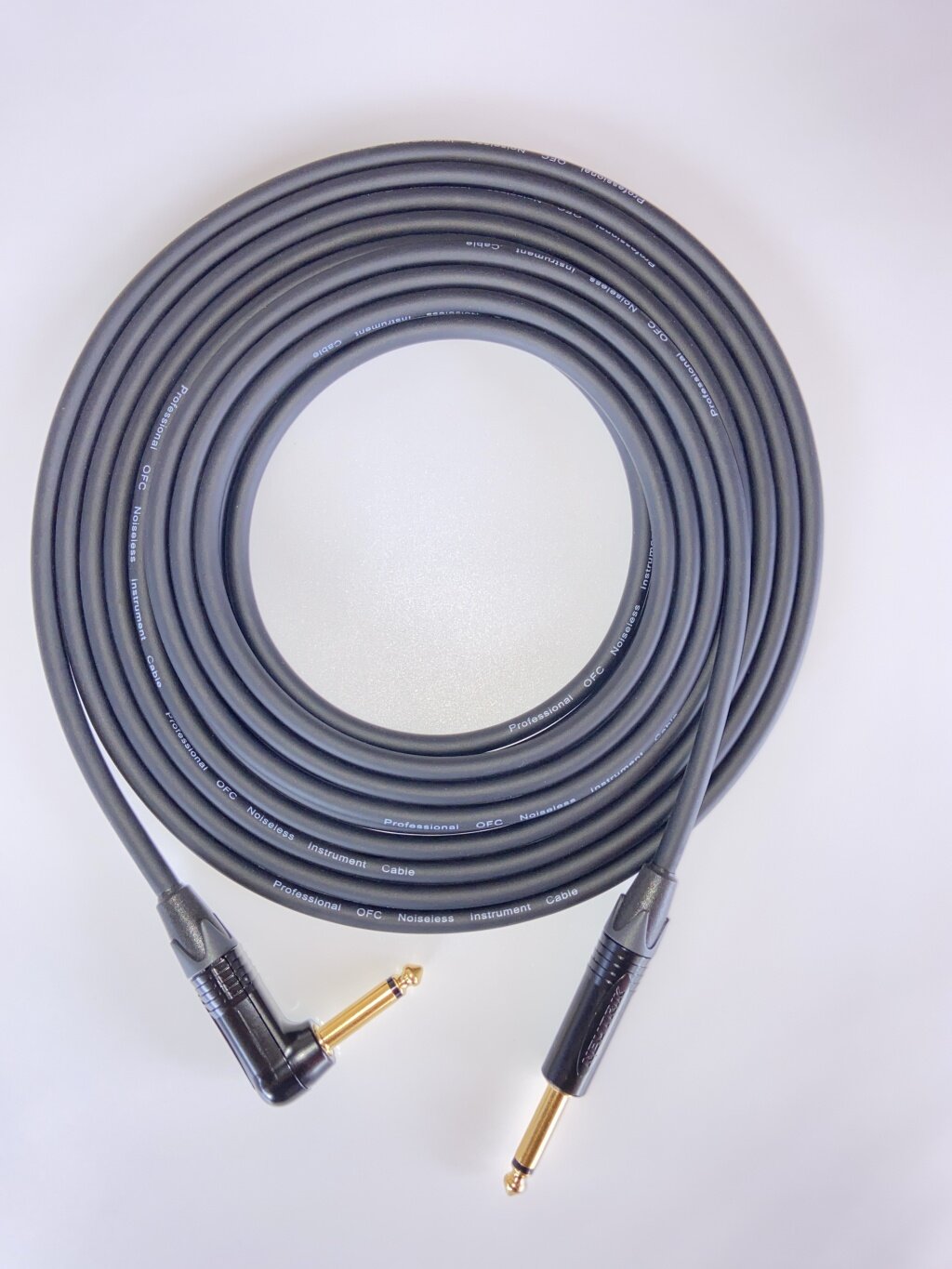 YES-IC001NEL-15m Кабель инструментальный с разъёмами Neutrik, прямой/угловой, 15м, YES