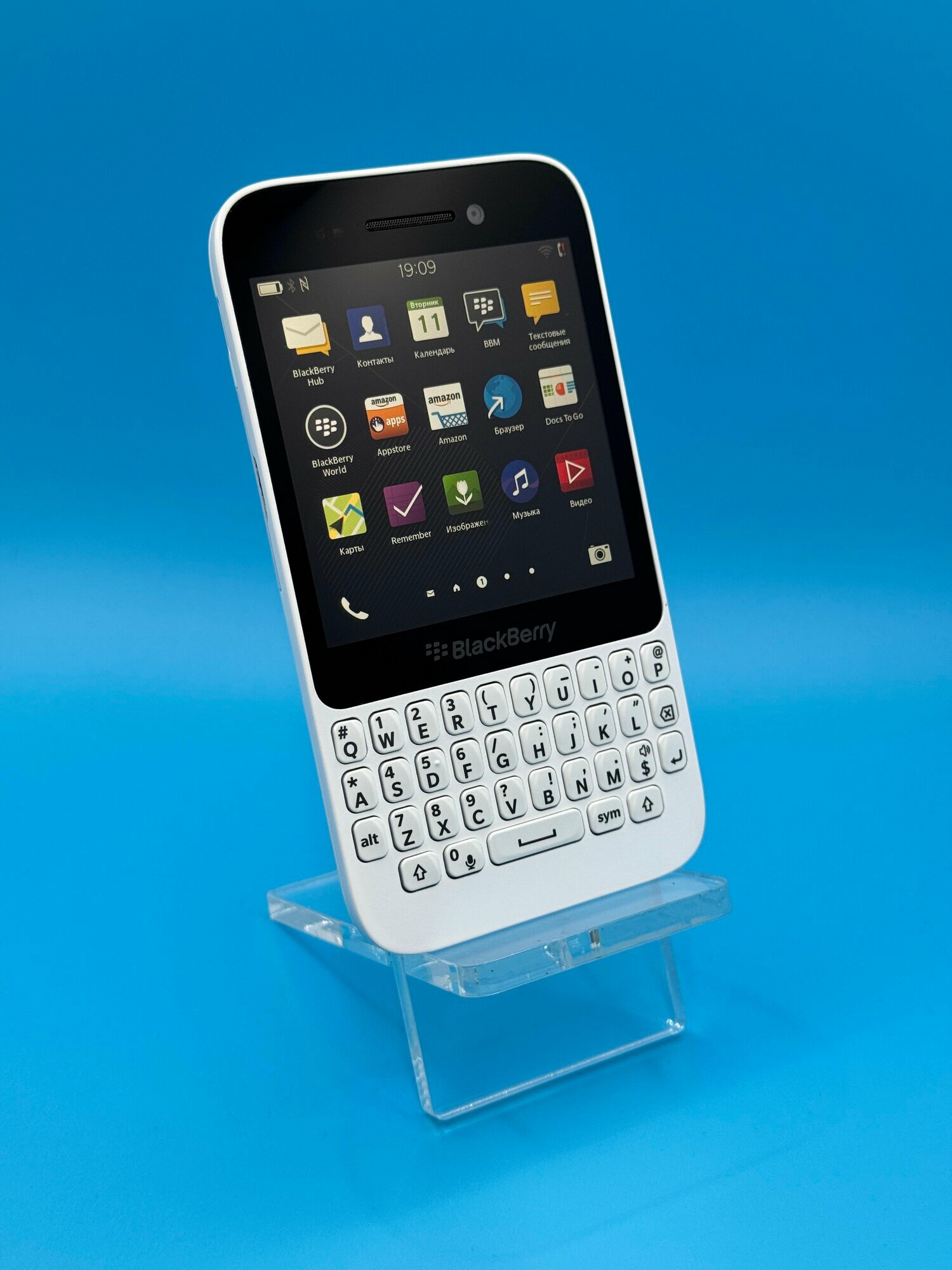 Мобильный телефон BlackBerry Q5