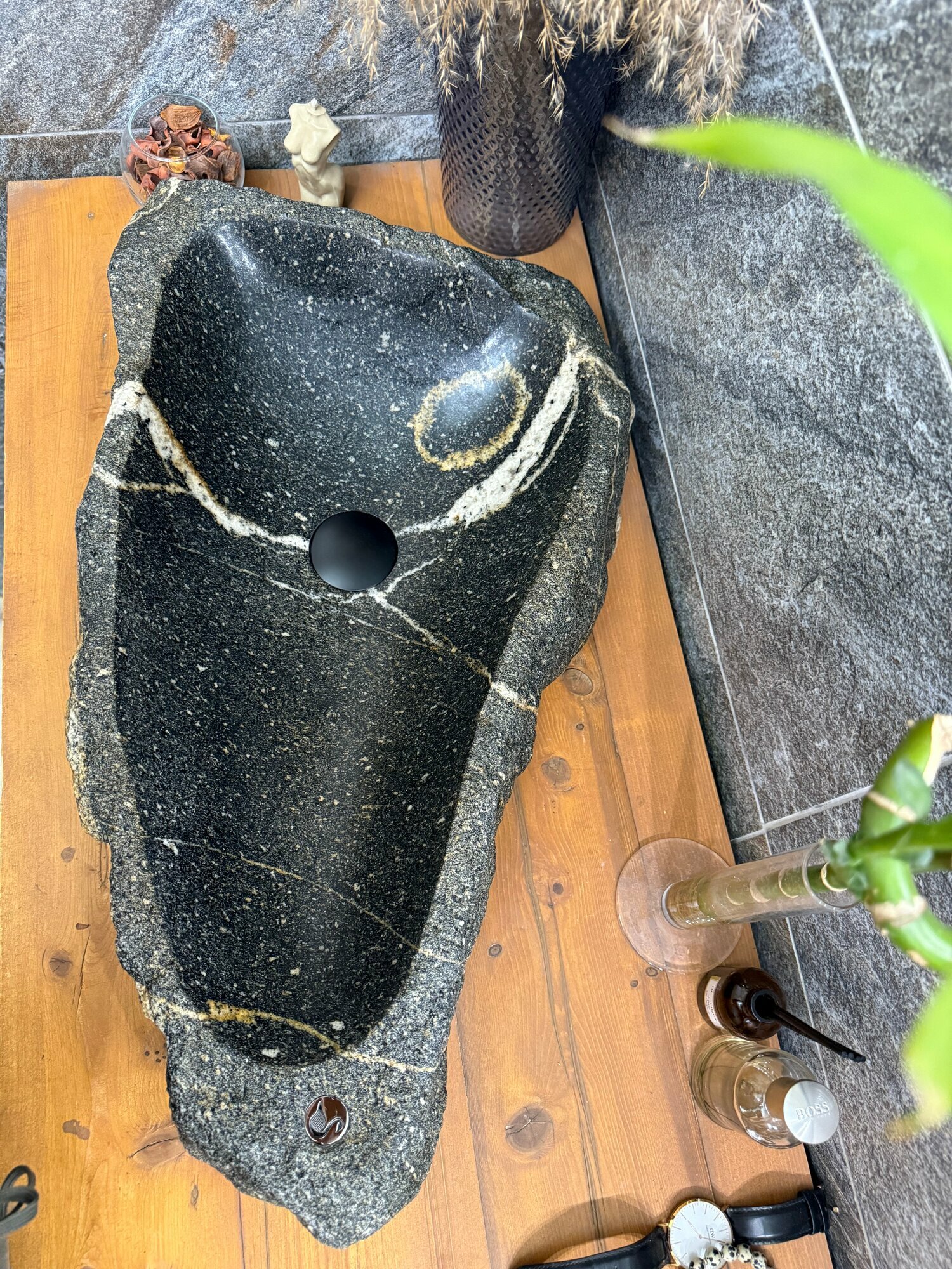 Раковина накладная из натурального камня Black Swan, Armani Calacatta (70x39)