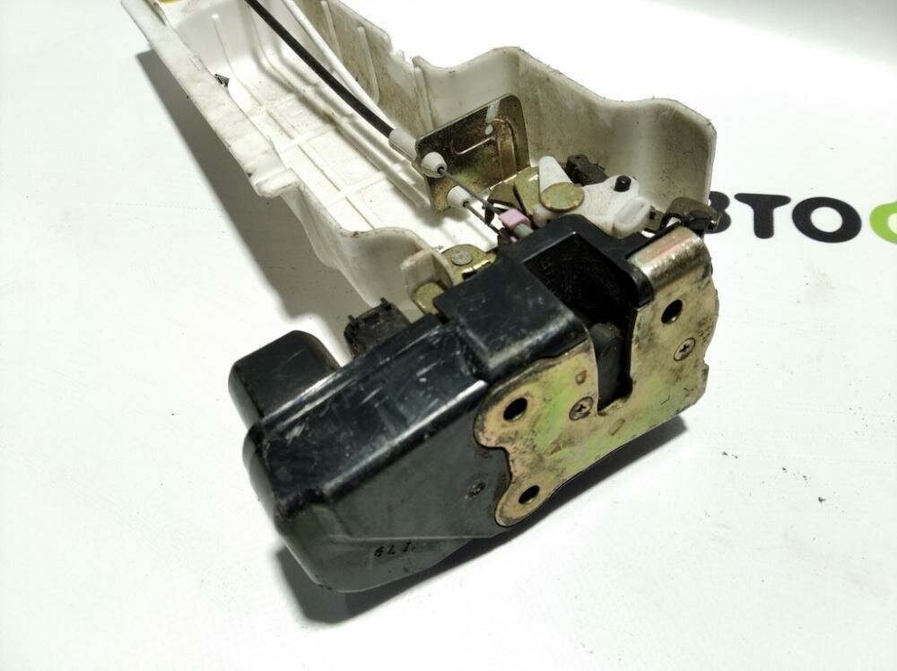 Замок двери задней левой CHRYSLER Pacifica 2003-2008 4894269AD