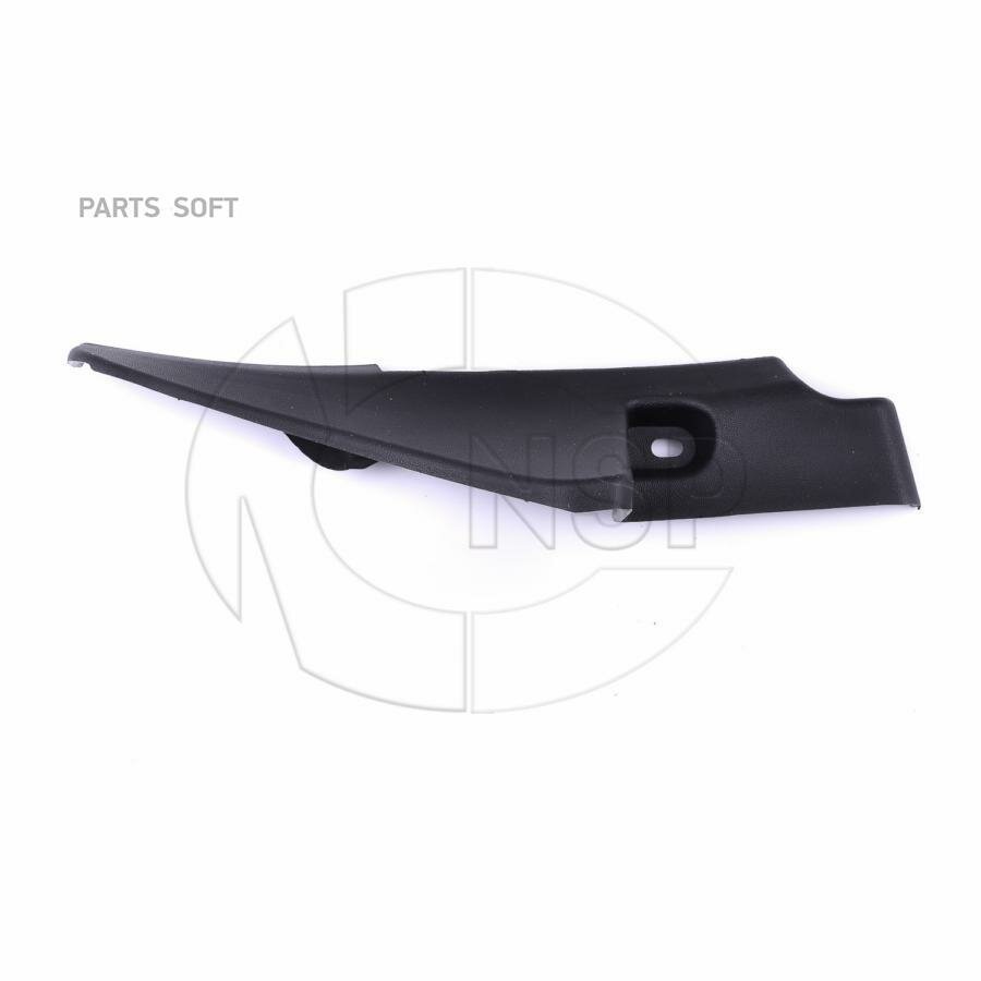 NSP Накладка стойки передняя левая RENAULT Duster (10-15)
