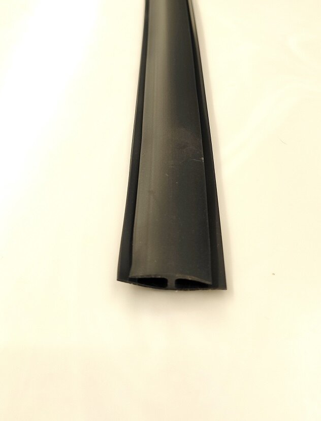 Порог ПВХ для стыкования ковролина, линолеума 25/35 х 6 х 0,9м черный