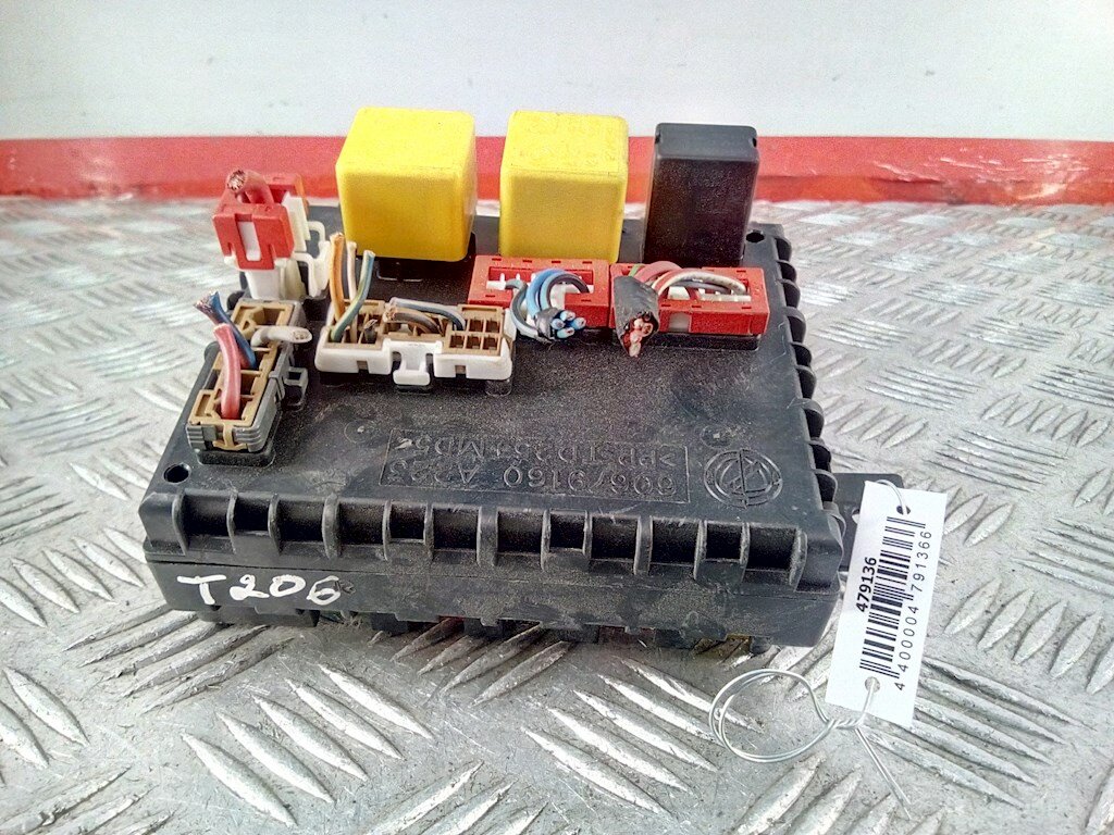 Блок предохранителей Alfa Romeo 156 (932) 60679160 арт. 479136