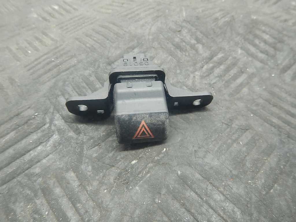 Кнопка аварийной сигнализации Nissan Altima (L32) 25290JA000 арт. 368174