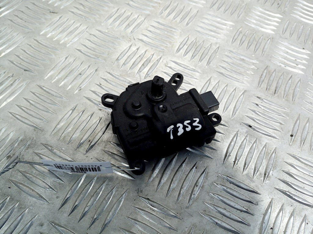 Сервопривод (электропривод моторчик привода) заслонки печки Ford Fusion 1144030 арт. 539885