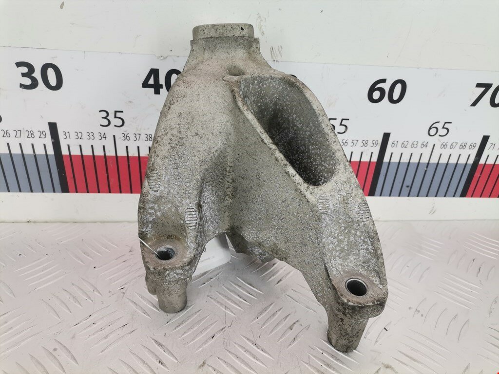 Кронштейн (крепление лапа) двигателя Audi A5 8T 8K0199307BM арт. 1589977