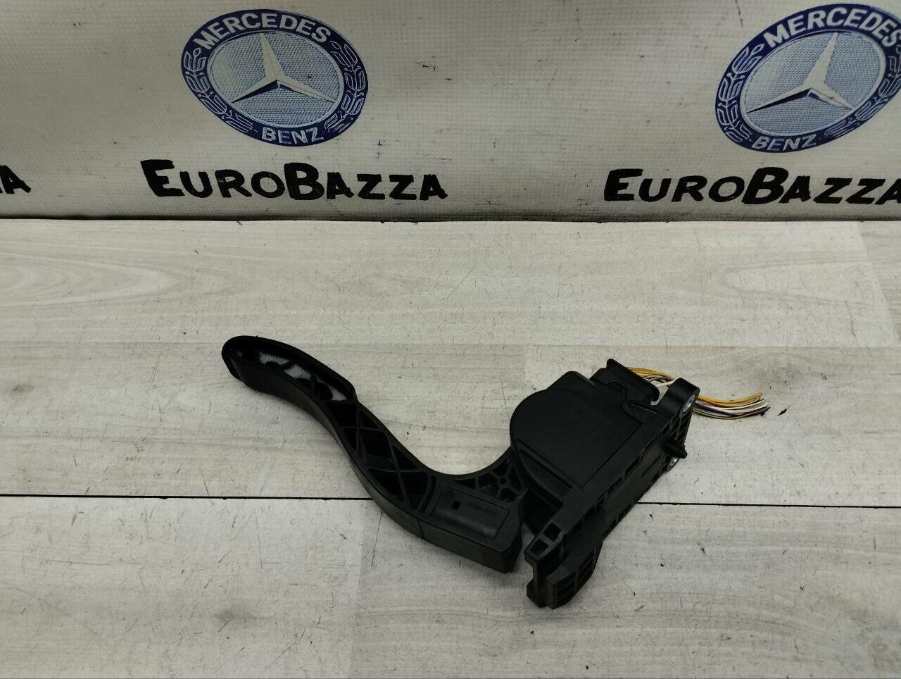 Педаль газа Mercedes Sprinter W906 A9063000404