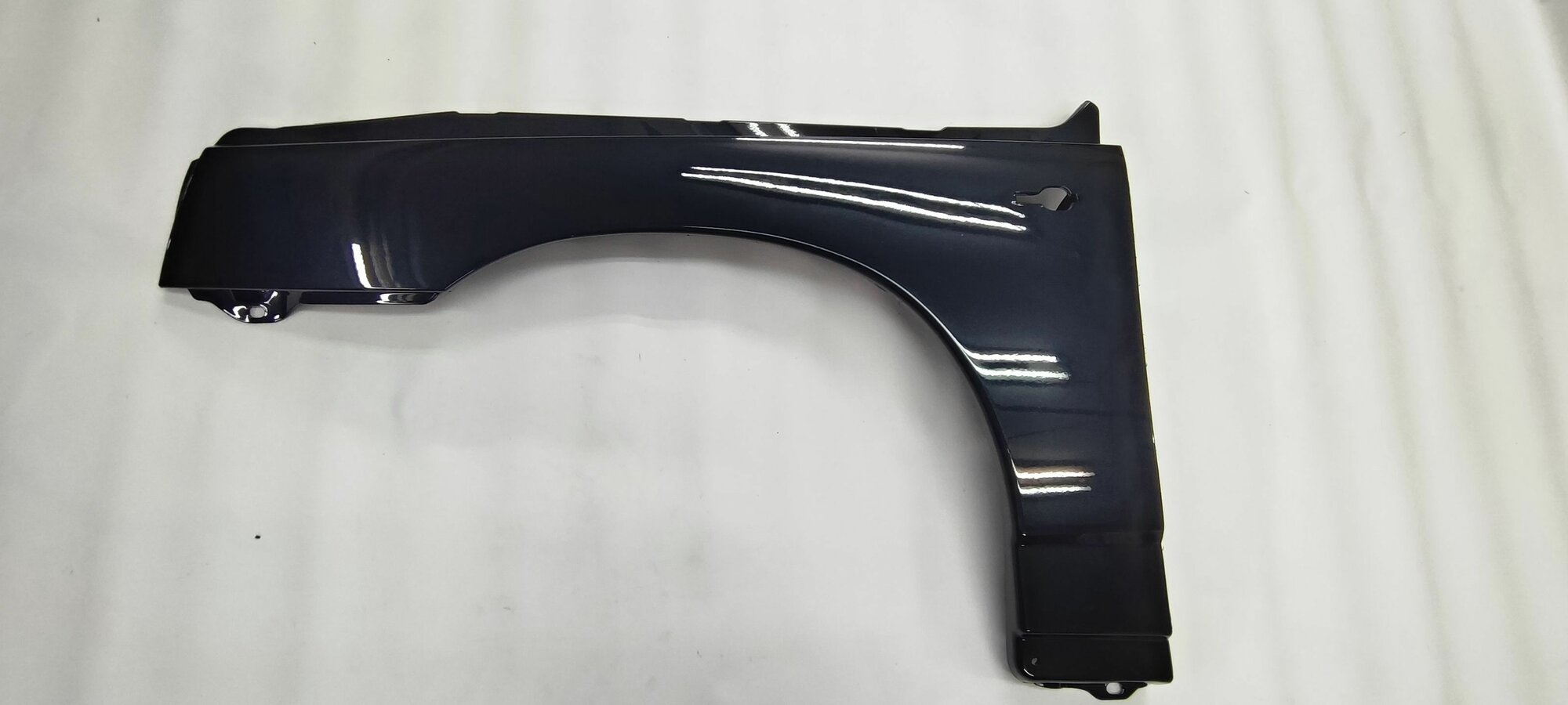 Крыло пластиковое левое 2110 2111 2112 окрашенное в цвет "Млечный путь 606"графитовый металлик"