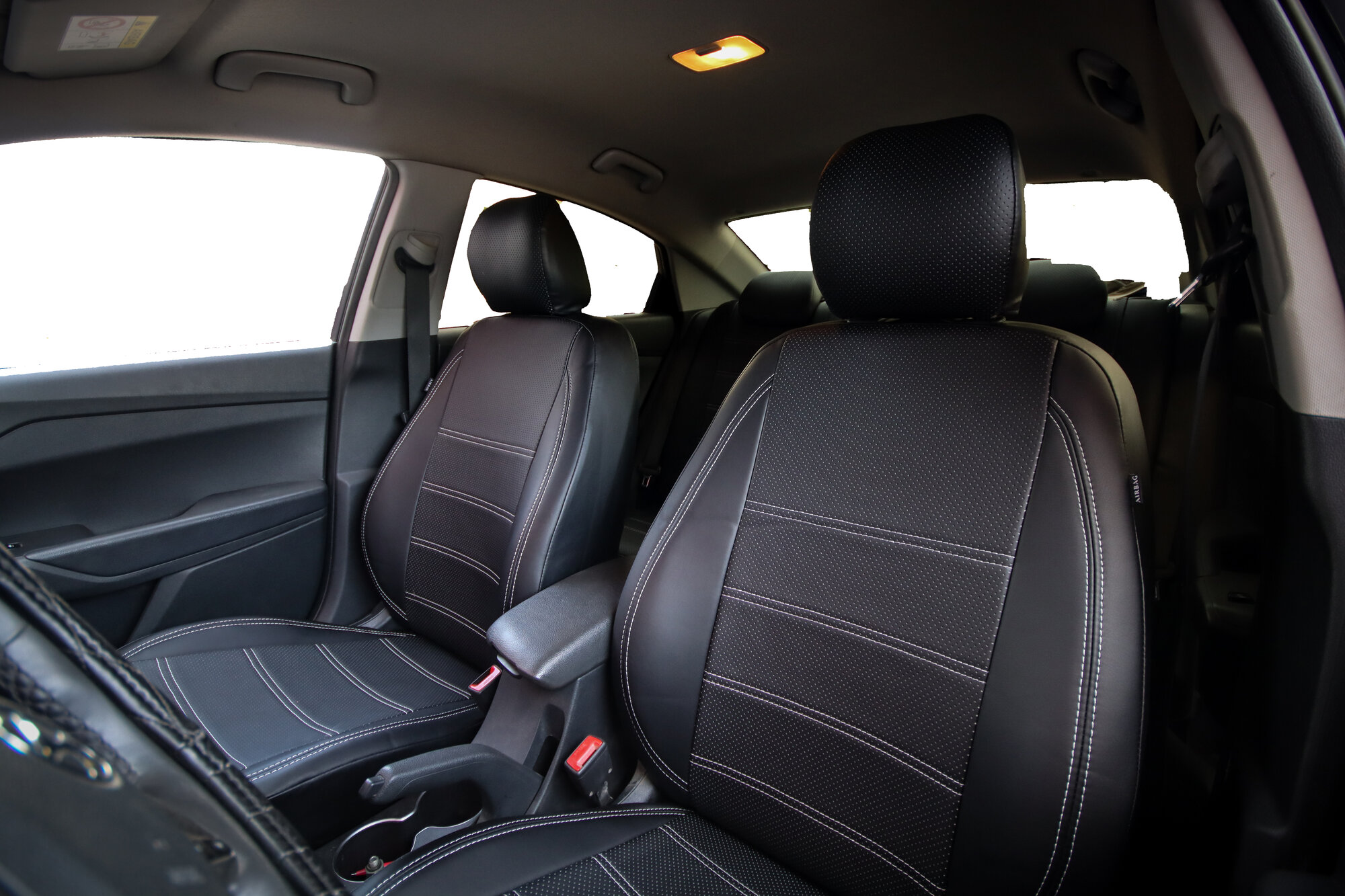 Авточехлы оригинальные для Renault Kaptur (2016-21гг) (ЭкокожаЧерная с декоративными строчками)