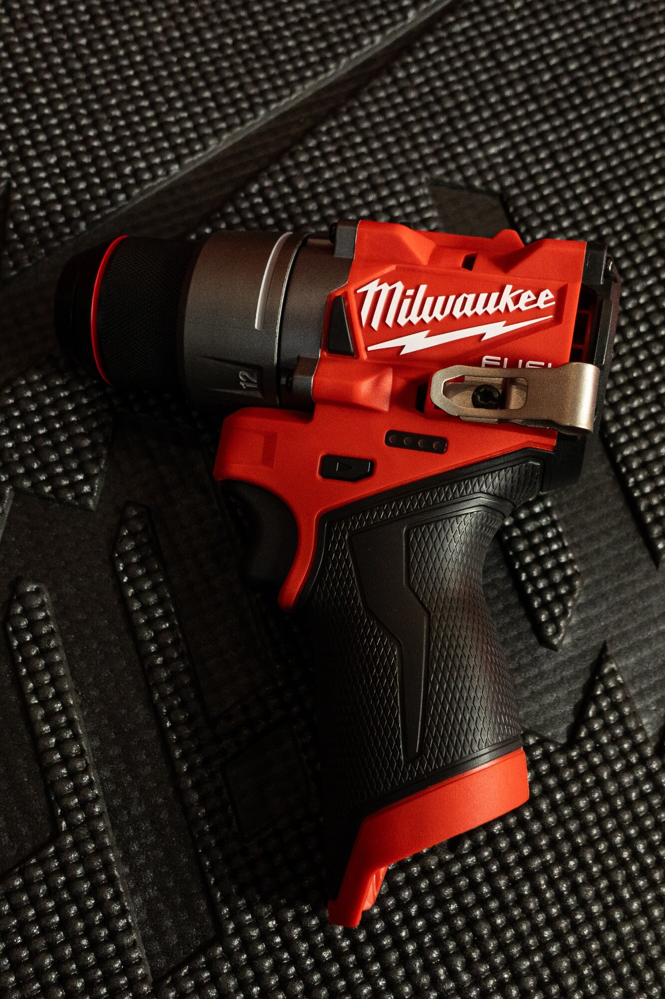 Аккумуляторный шуруповерт Milwaukee M12 FDD2-0-без Аккумулятора и зарядного устройства