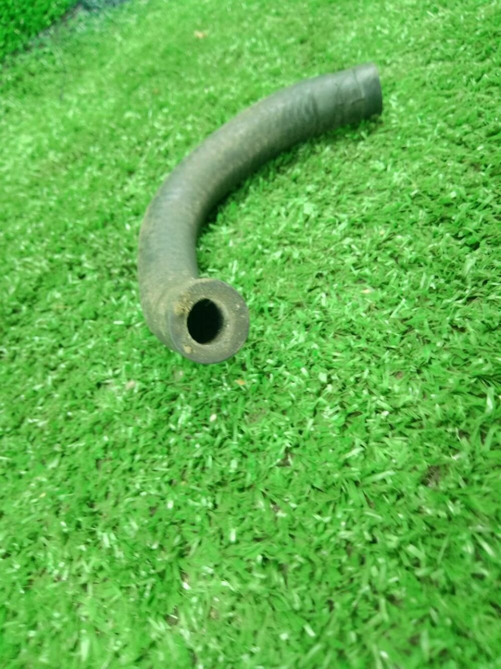 Шланг вентиляции картерных газов Audi A4 B7 4058 06B103474