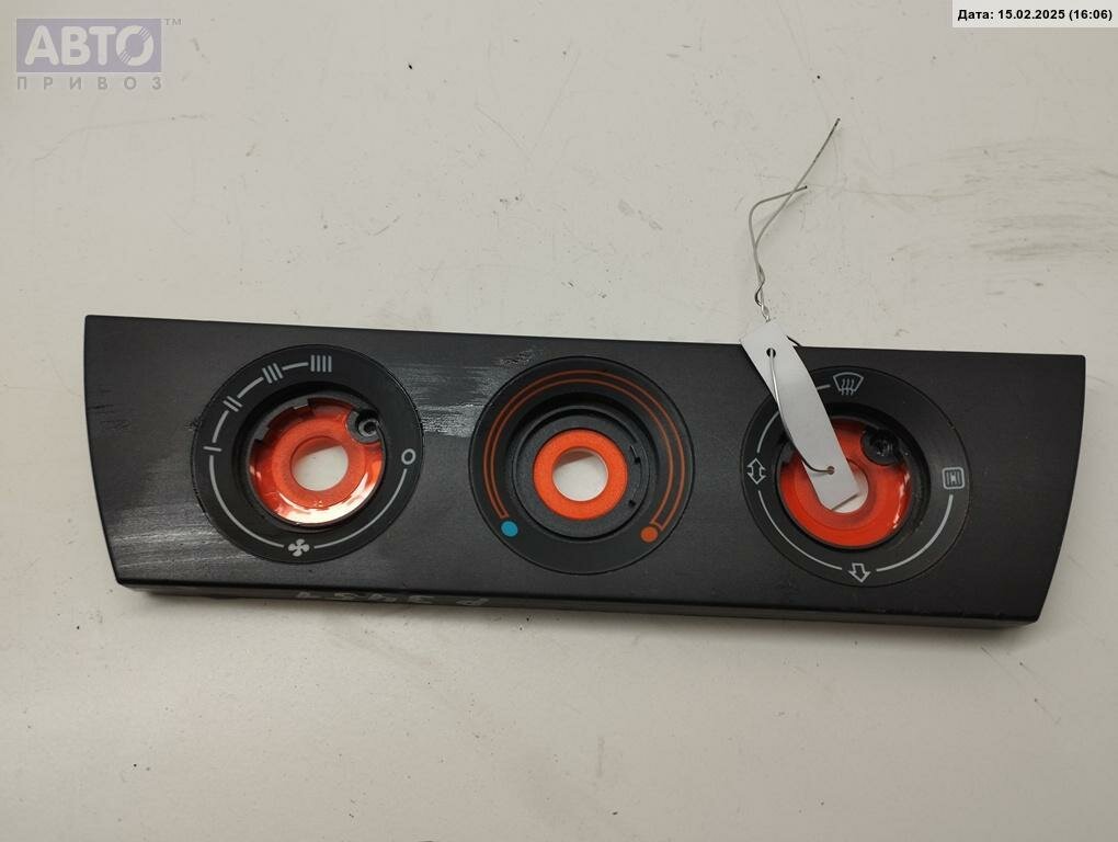 Накладка декоративная Audi A6 C4 (1994-1997)