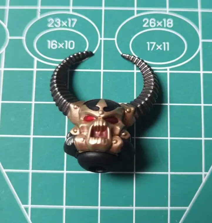 Joytoy Warhammer 1/18 Chaos Space Marines Black Legion Chosen Toy Accessory 1