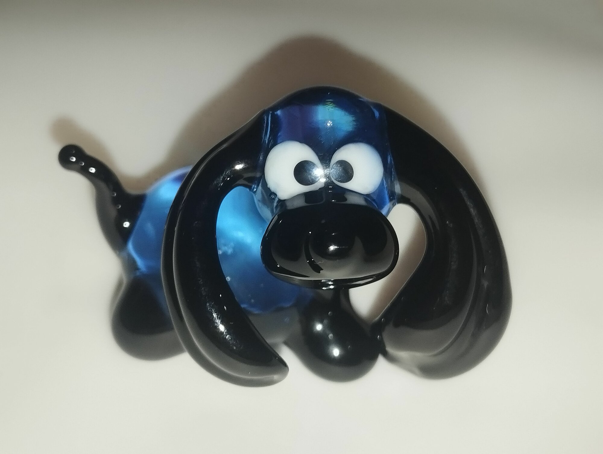 Стеклянная фигурка собака