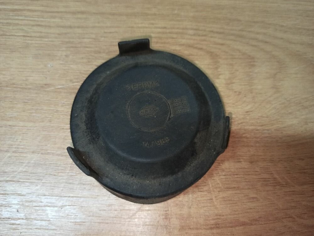 Крышка фары Volkswagen Passat B5 3B0941607A Hella