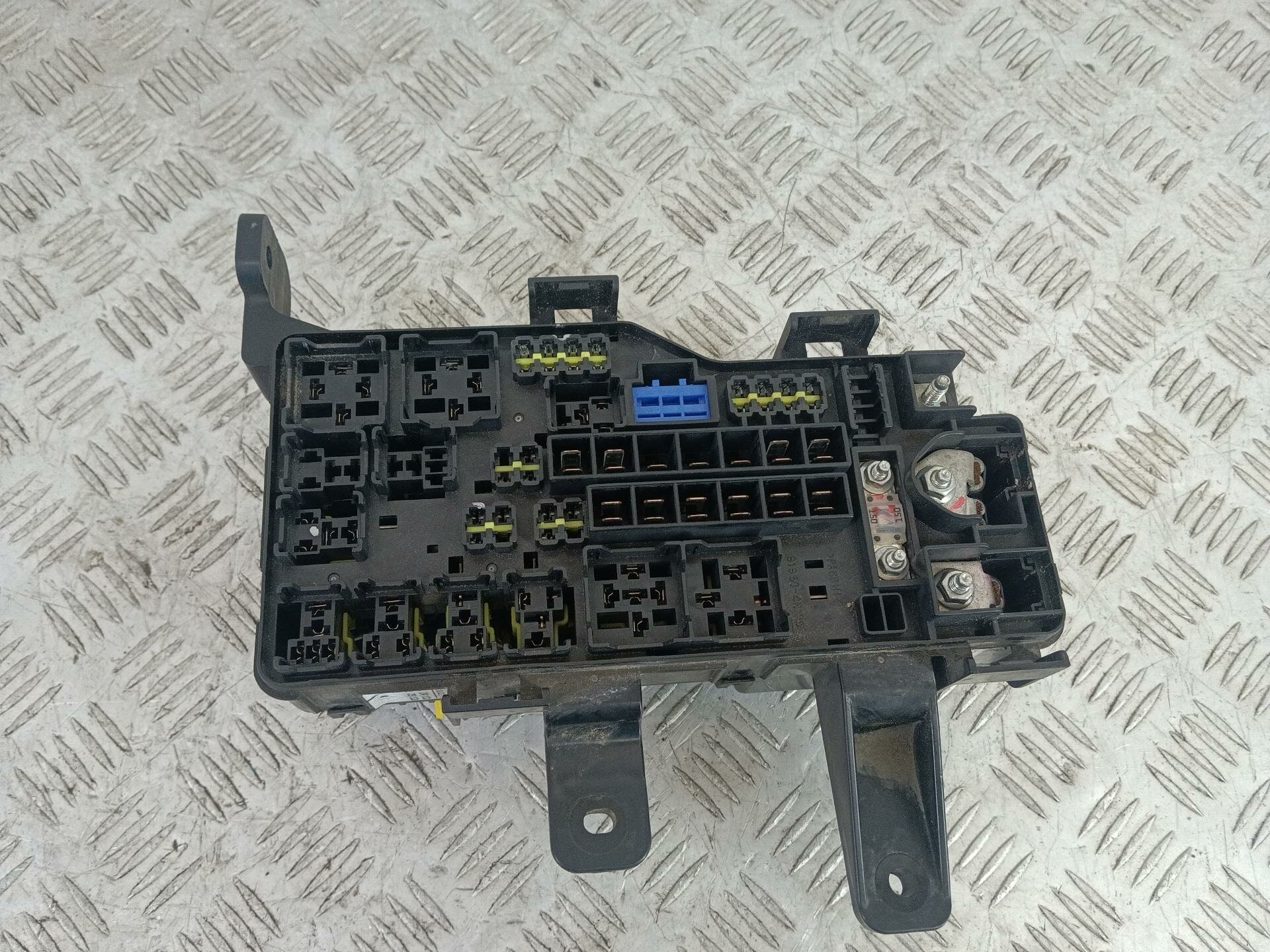 Блок реле и предохранителей Hyundai H1 Grand Starex 2008 7X05J06