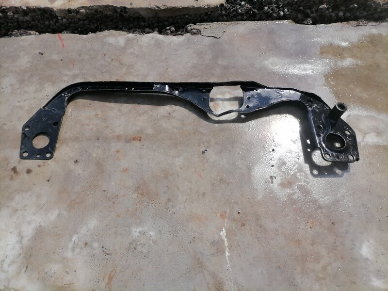 Балка подрадиаторная AUDI A6 C5 4B0805851E