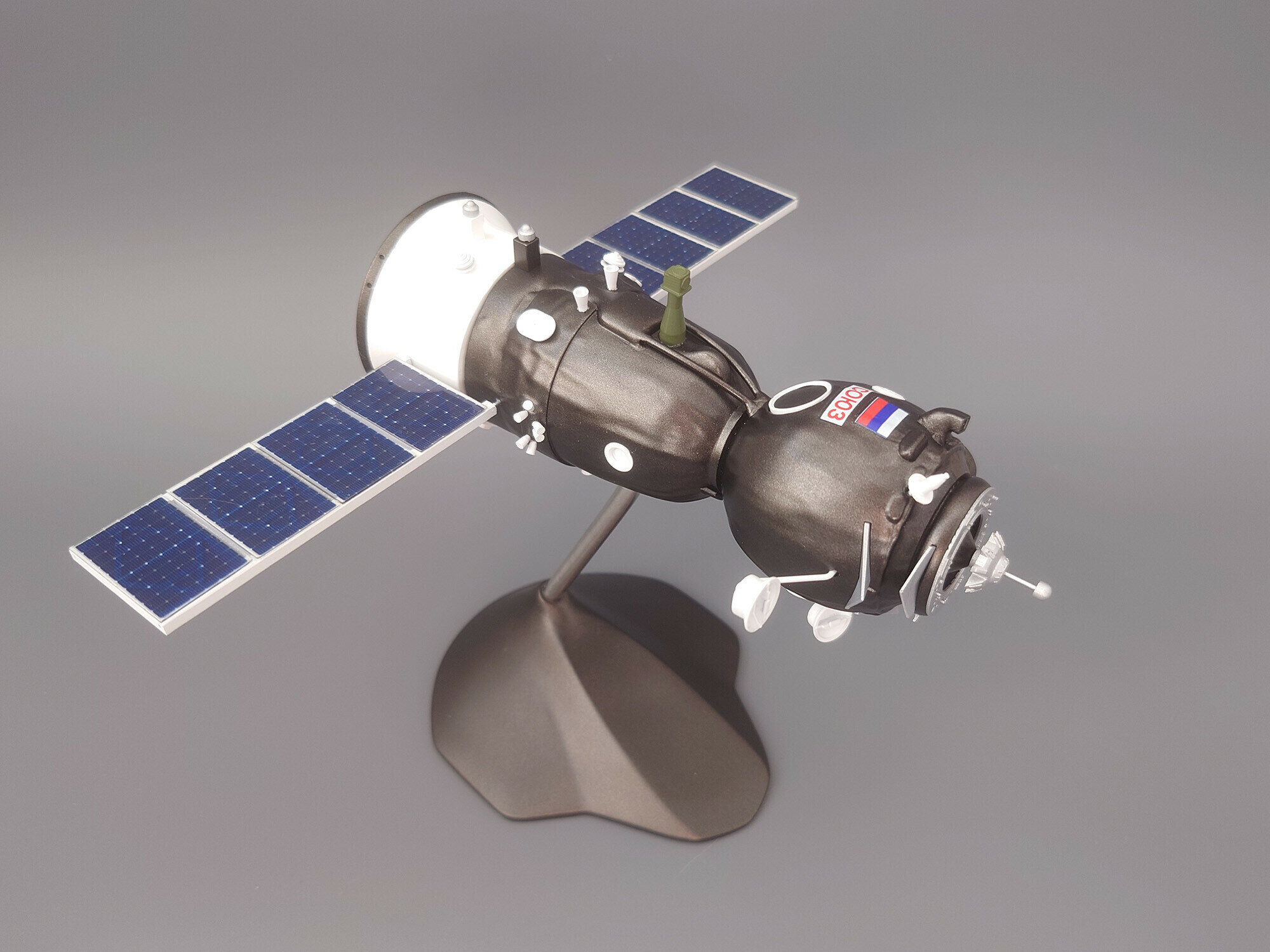 Космический корабль «Союз» (RU) [Готовая модель] (1:50)