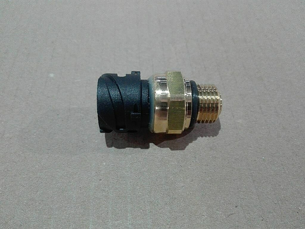 Датчик давления выпускных газов D12D Volvo (Вольво) VNL670 03-08 (SK-0930005-01)