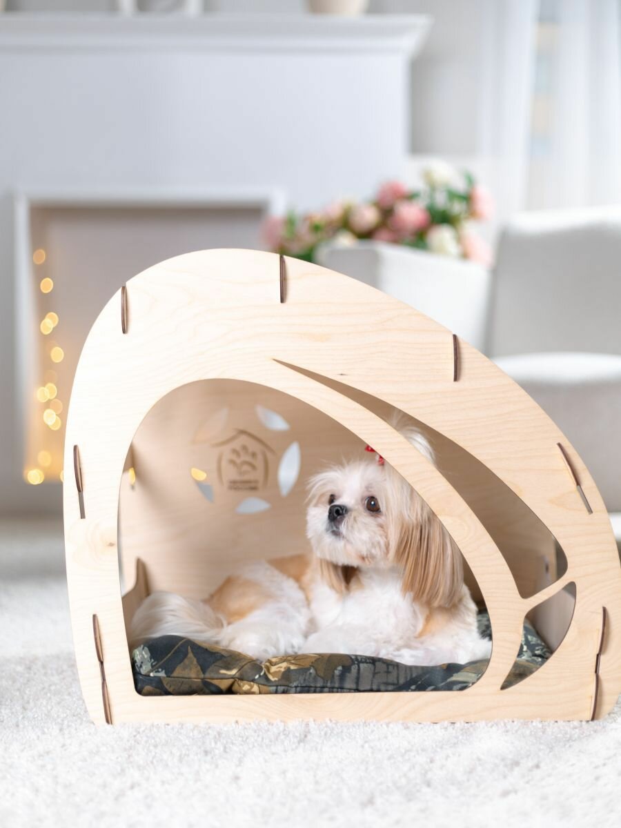 Домик для кошек и собак средних размеров деревянный с мягкой лежанкой размера М 40х45 см