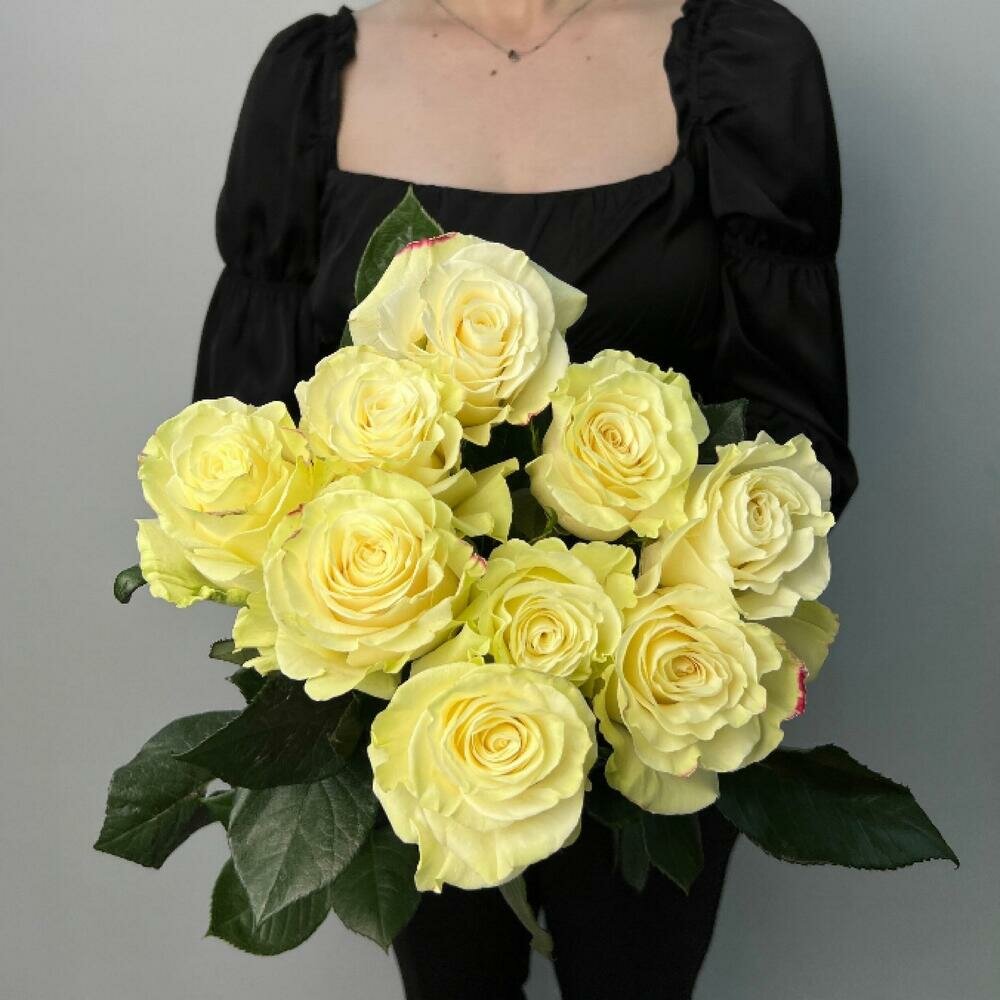 Букет "PROTEA - Студия Цветов", из кремовых роз Мондиаль 9 шт.