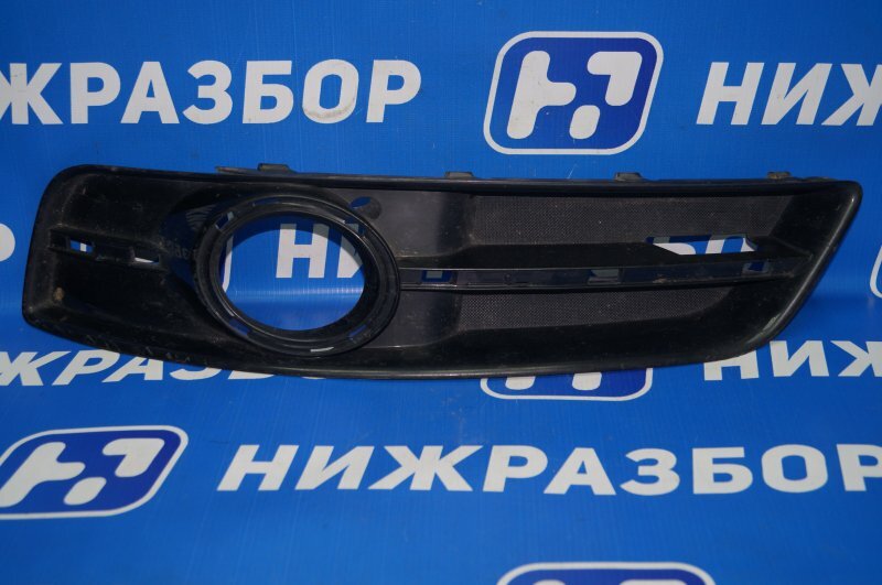 Решетка в бампер передняя левая Audi A3 8P 1.4 8P0807681AA