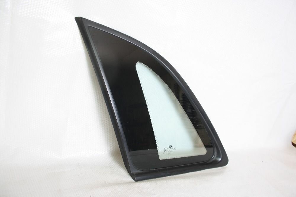 Стекло кузовное глухое левое Kia Sorento 2