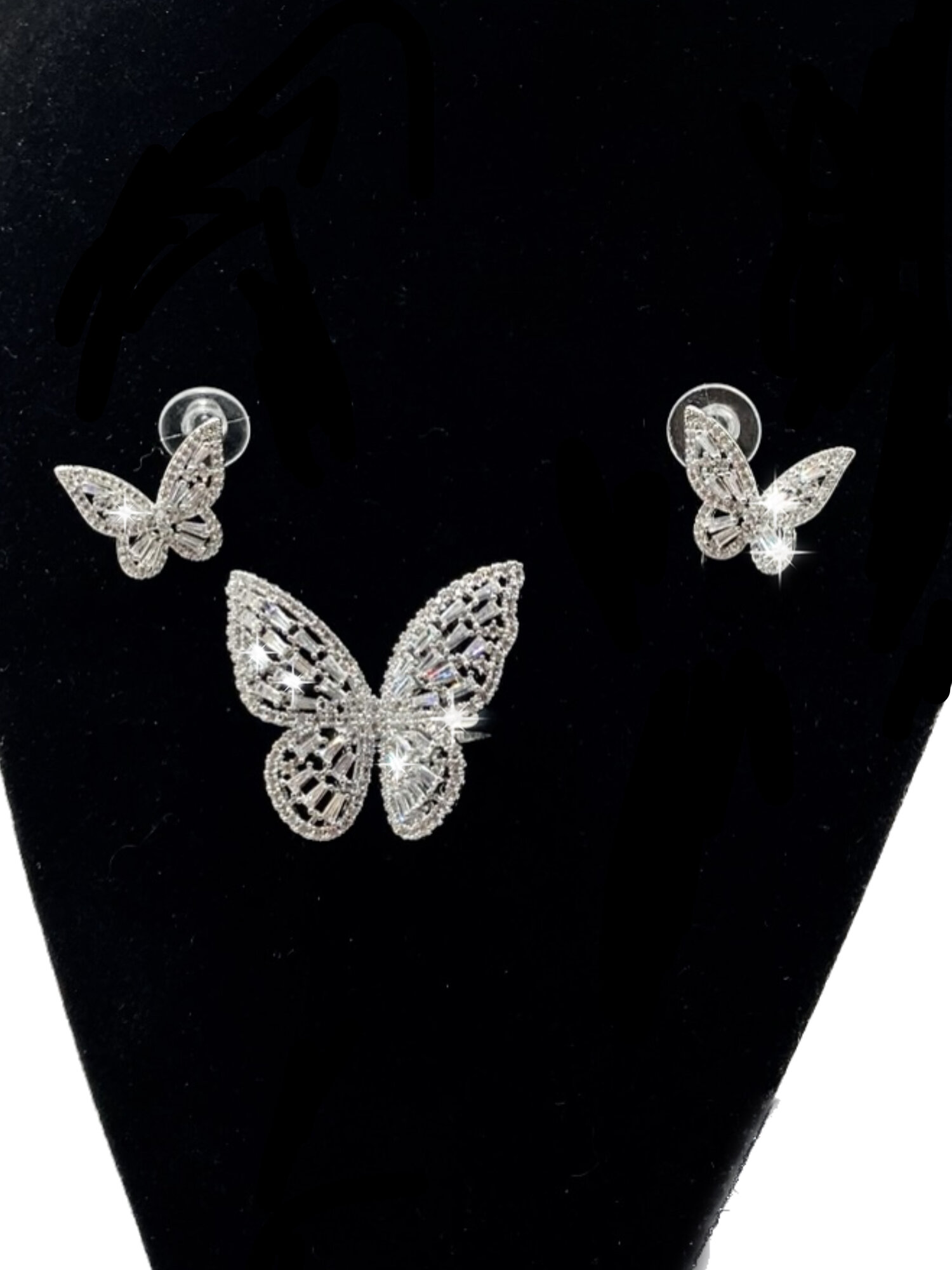 Комплект бижутерии: серьги, кольцо, фианит