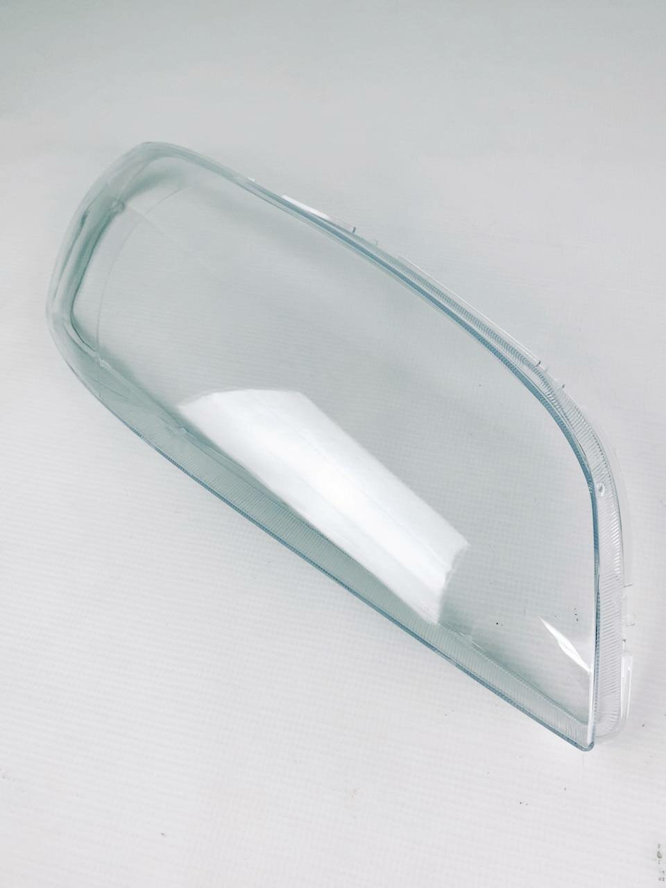 Рассеиватель фары правый (пластик) на Kia Spectra (Спектра) 2001-2008 Замена стекла фары Пластик фары передний правый