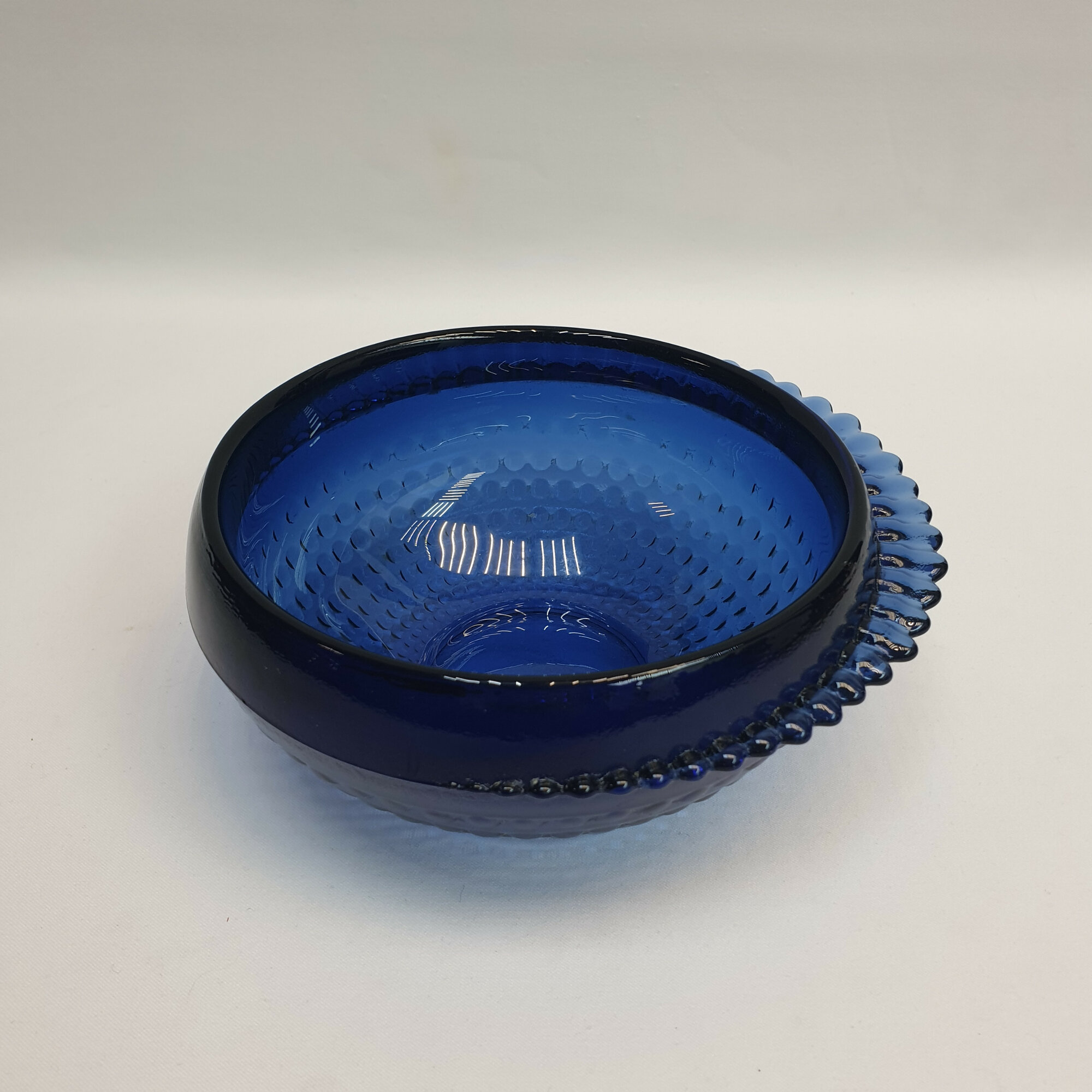 Винтажный салатник цветное стекло кобальт Ракушка 700 мл, СССР