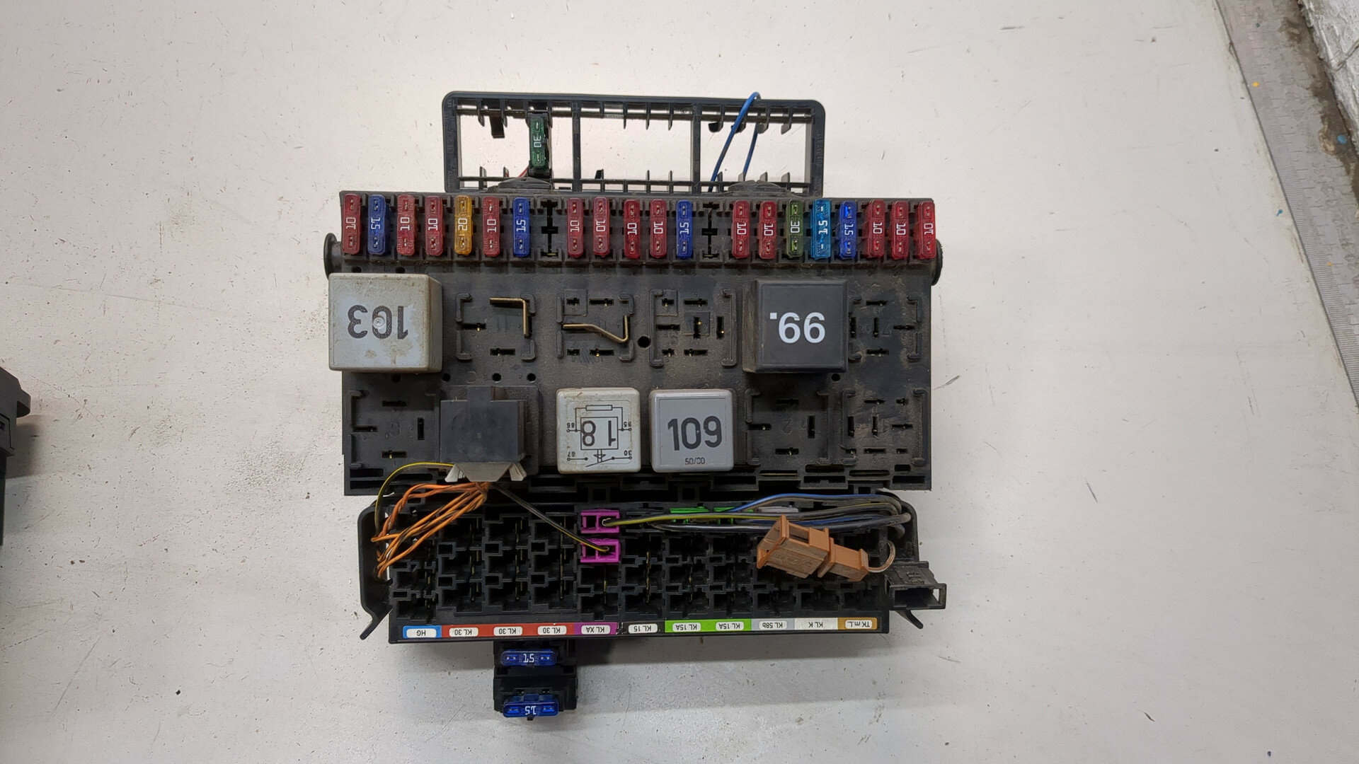 Блок предохранителей Volkswagen Transporter 4 Б/У