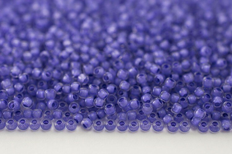 Бисер японский TOHO круглый 11/0 #0977 хрусталь/фиолетовый неон, окрашенный изнутри, 10 грамм