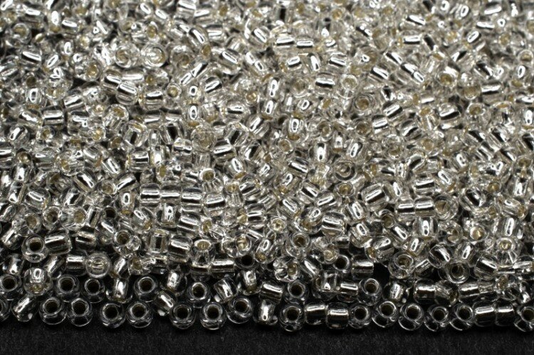 Бисер японский TOHO круглый 11/0 #0021 хрусталь, серебряная линия внутри, 10 грамм