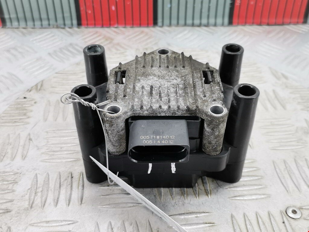 Катушка зажигания Audi A3 8P 032905106F арт. 1799570