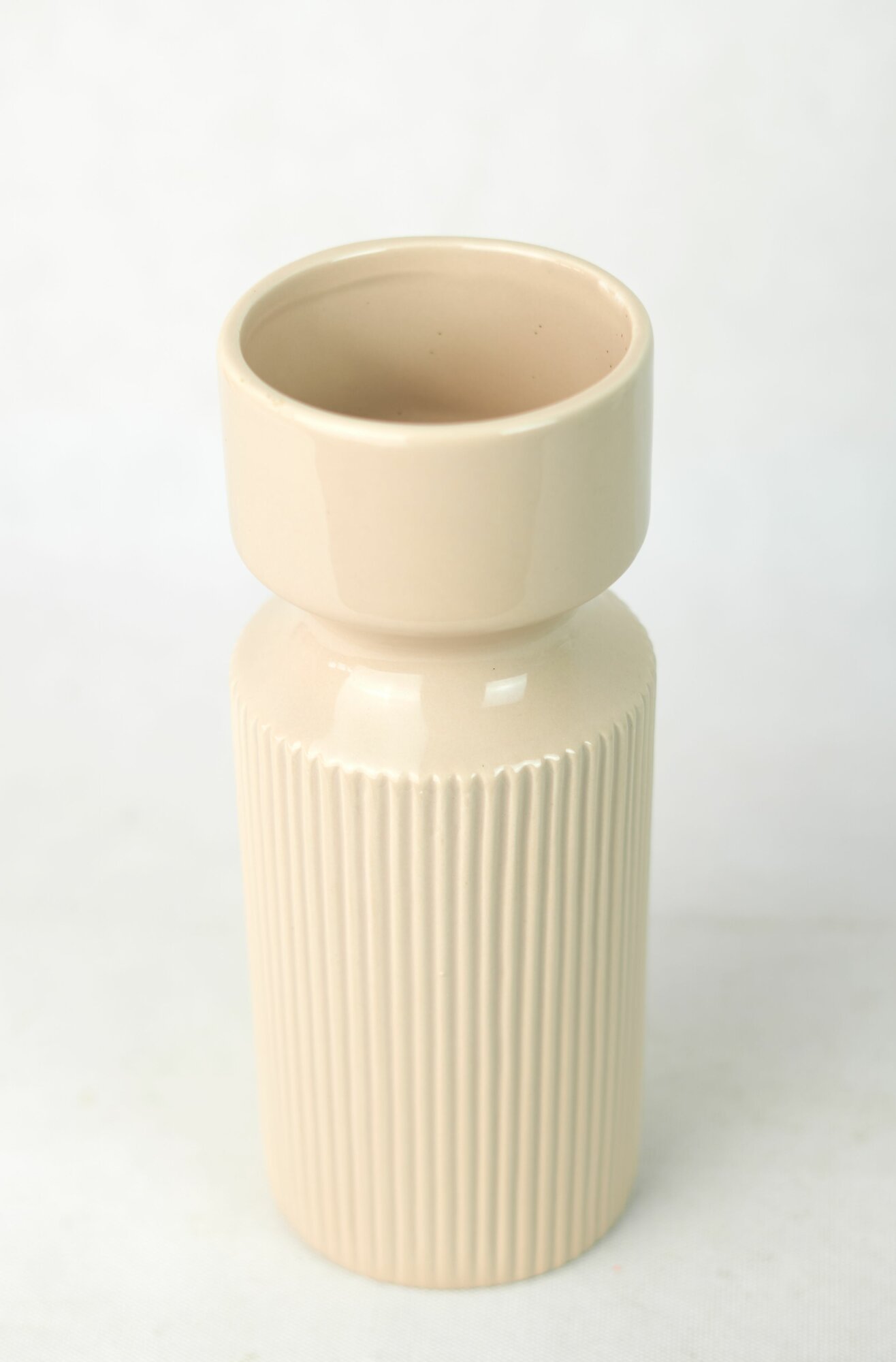 Ваза Крит, высота 25 см, бежевая Country Artists