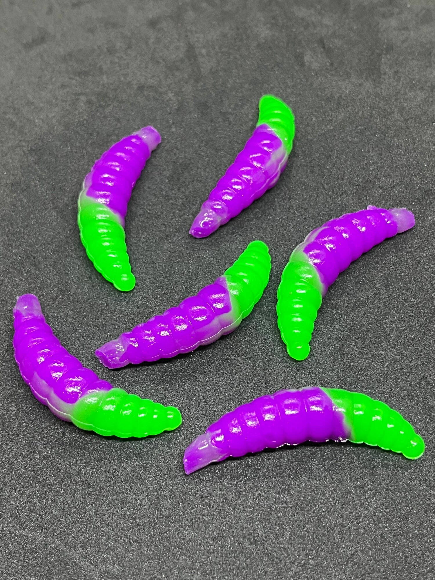 Форелевая приманка Big Maggot. 48 мм. Зеленый фиолет