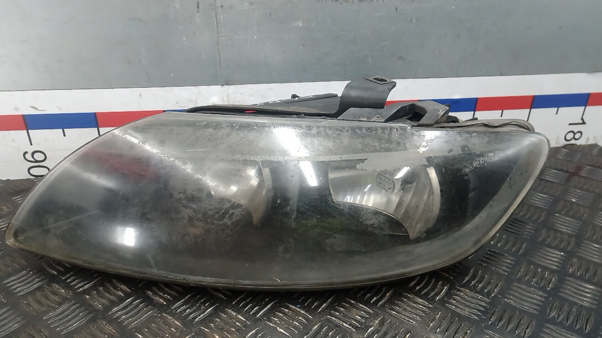 Фара левая AUDI Q7, Номер 4L0941029C