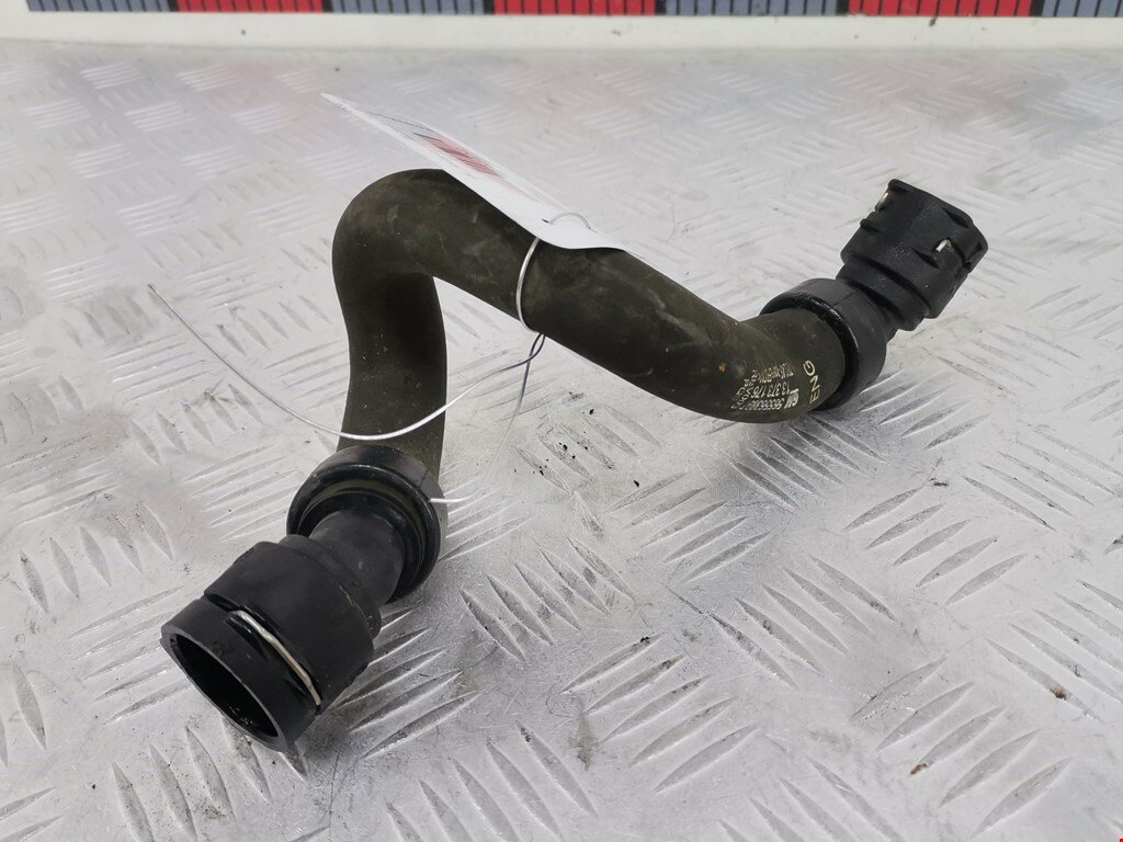 Патрубок отопителя (печки) Opel Astra K 39063438 арт. 1692552
