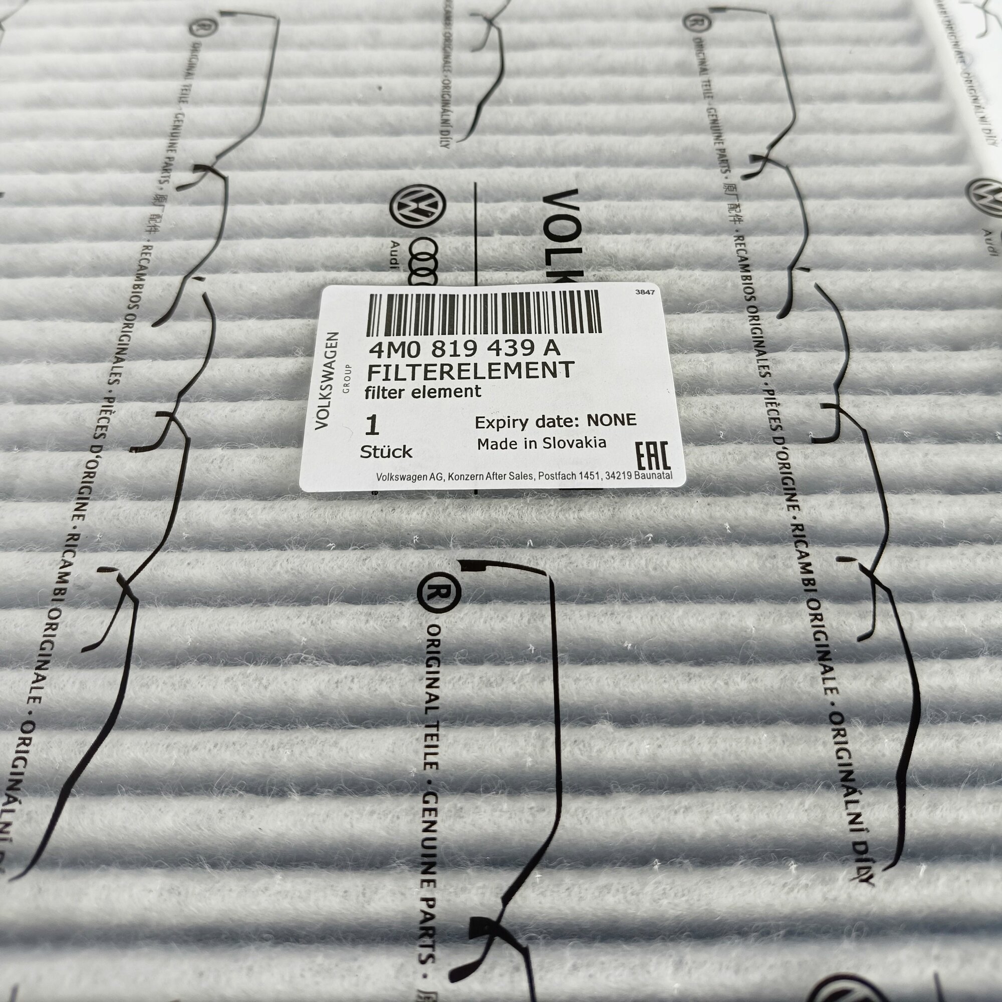 VAG Фильтр салона угольный 4M0819439A Audi A4, A5/S5, A6/S6, A7, Q5, Q7, Q8 / VW Touareg