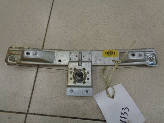 Стеклоподъемник задний правый механический от Opel Corsa D 2006-2014