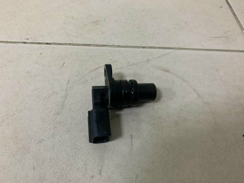 Датчик положения распредвала Mazda 3 BK 2002-2009 кат.номер: L3G218230