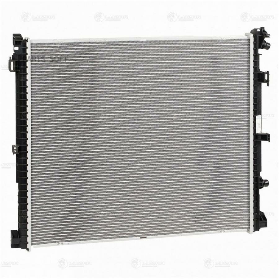 LUZAR LRC-2604 Радиатор охл. для а/м BMW X3 (G01) (17-)/X4 (G02) (18-) 2.0i/3.0i (жидк. интеркулер) (LRc 2604) ()