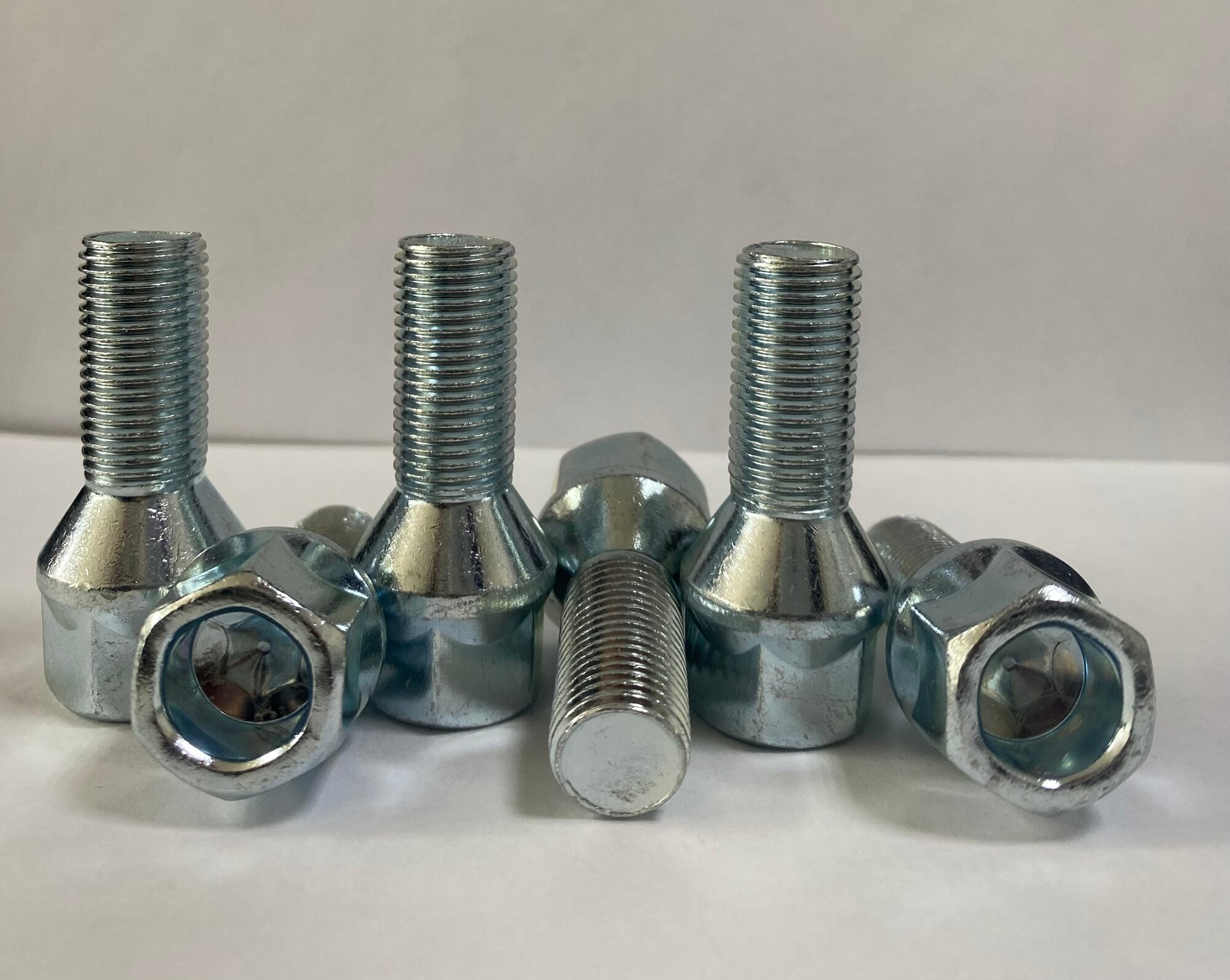 Крепеж колесный Болт 12х1,25 072093L не хромированный (Компл. 16 шт.)