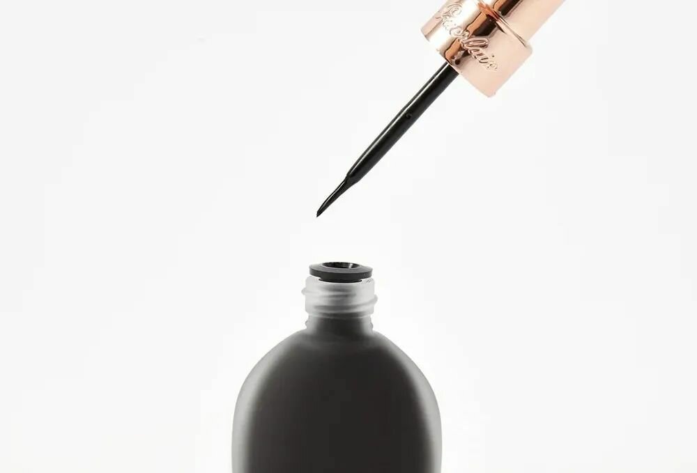 Глянцевая черная