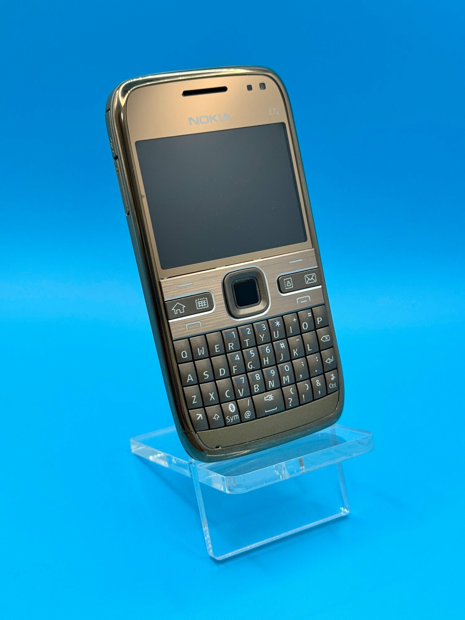 Мобильный телефон Nokia E72