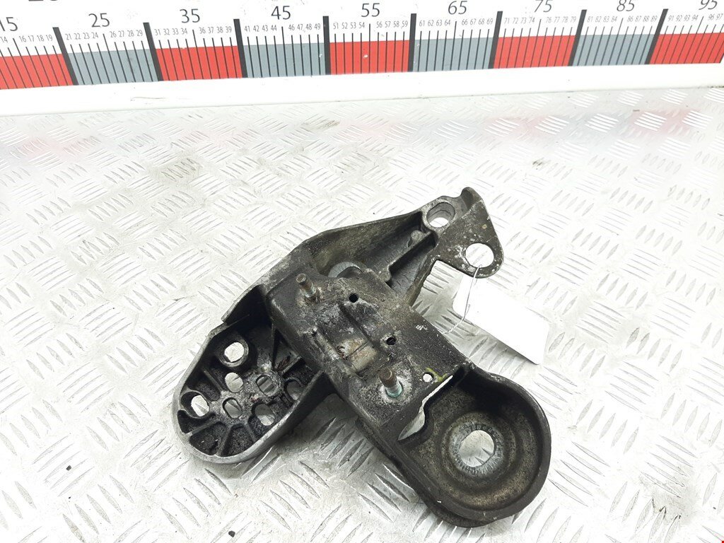 Кронштейн (крепление лапа) двигателя Audi A6 C5 8E0199351A арт. 1803319