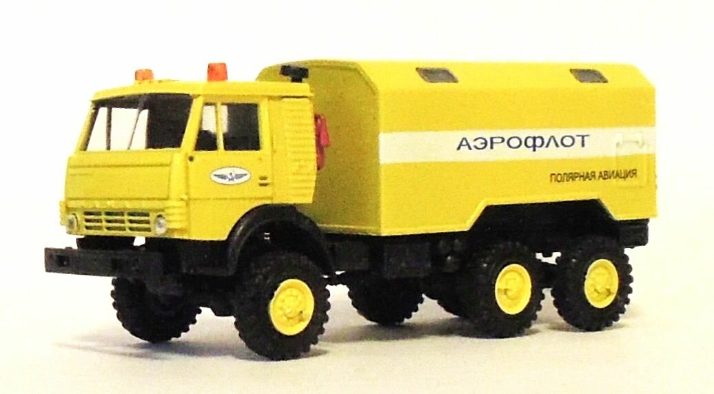 870043-8 MTD Модель грузовика с служебным кунгом H0 1:87 16,5мм