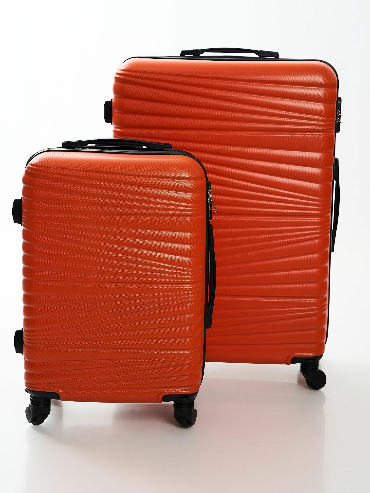 Комплект чемоданов 